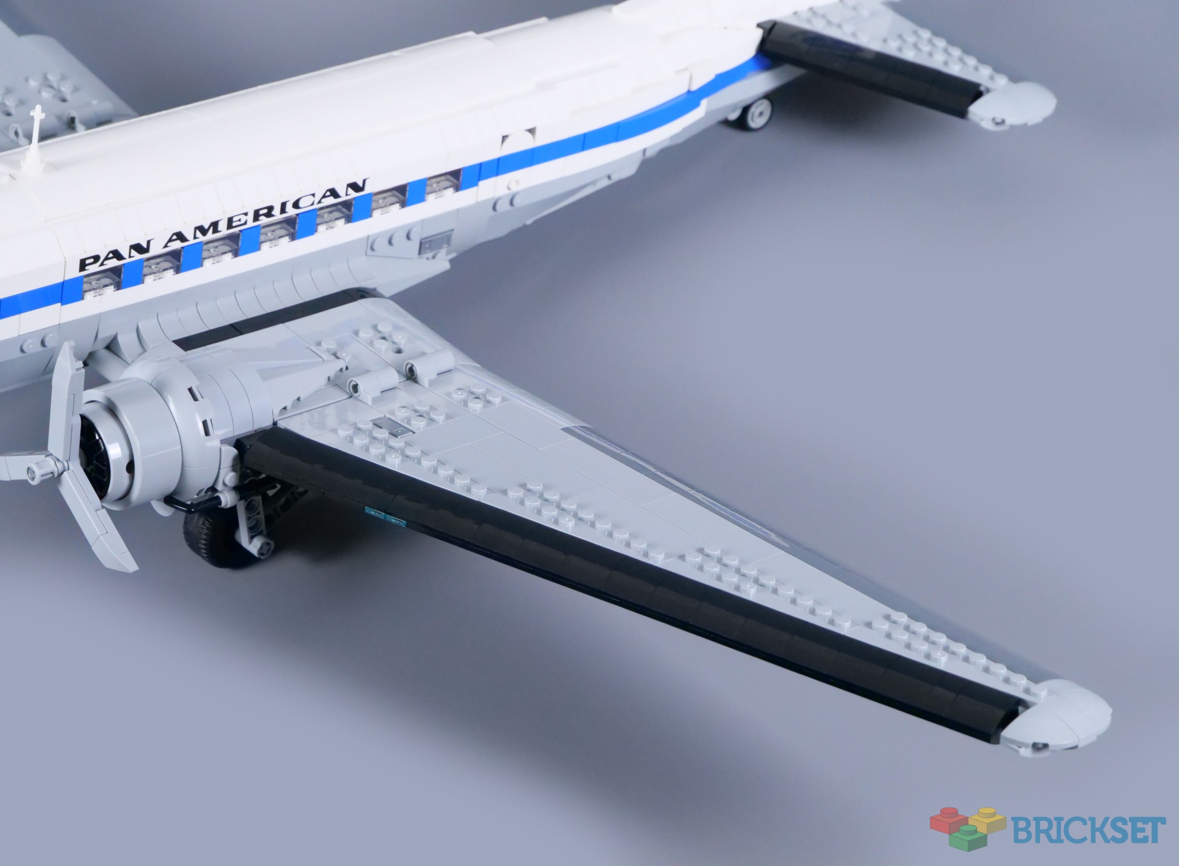 LEGO Icons 11378 Douglas DC-3 PAN AM Airliner review | Brickset