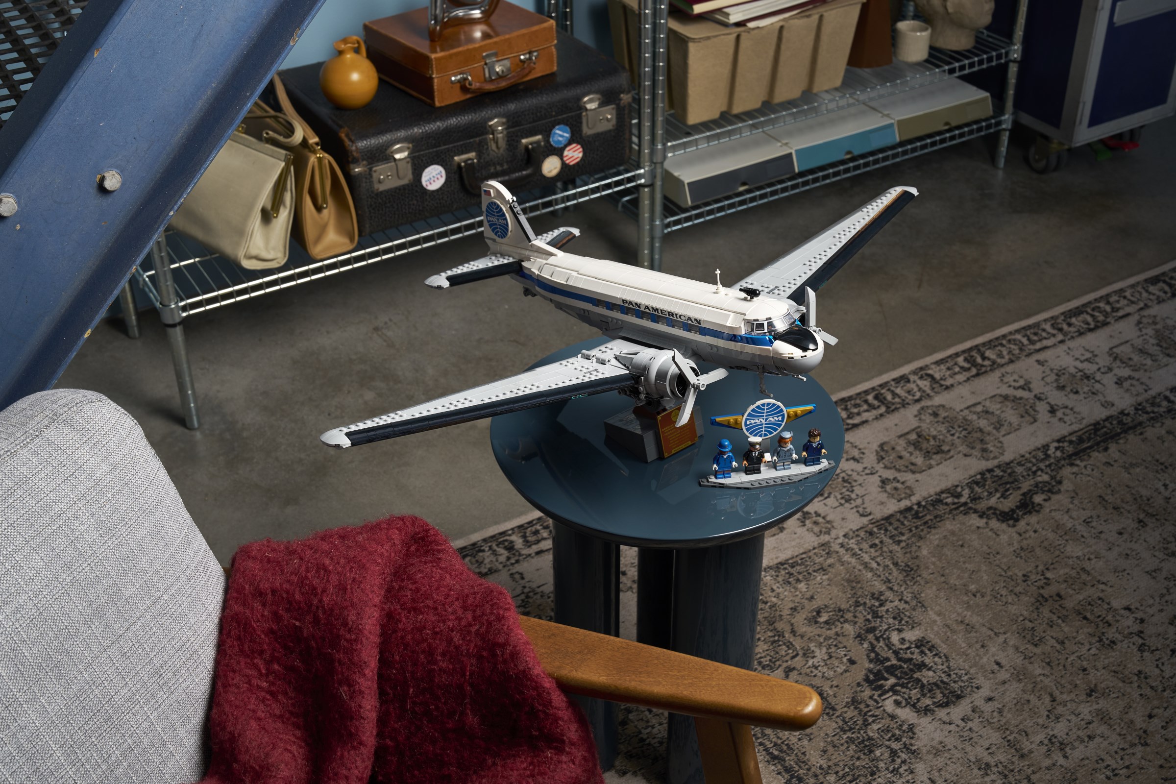 LEGO Icons 11378 Douglas DC-3 PAN AM Airliner revealed! | Brickset