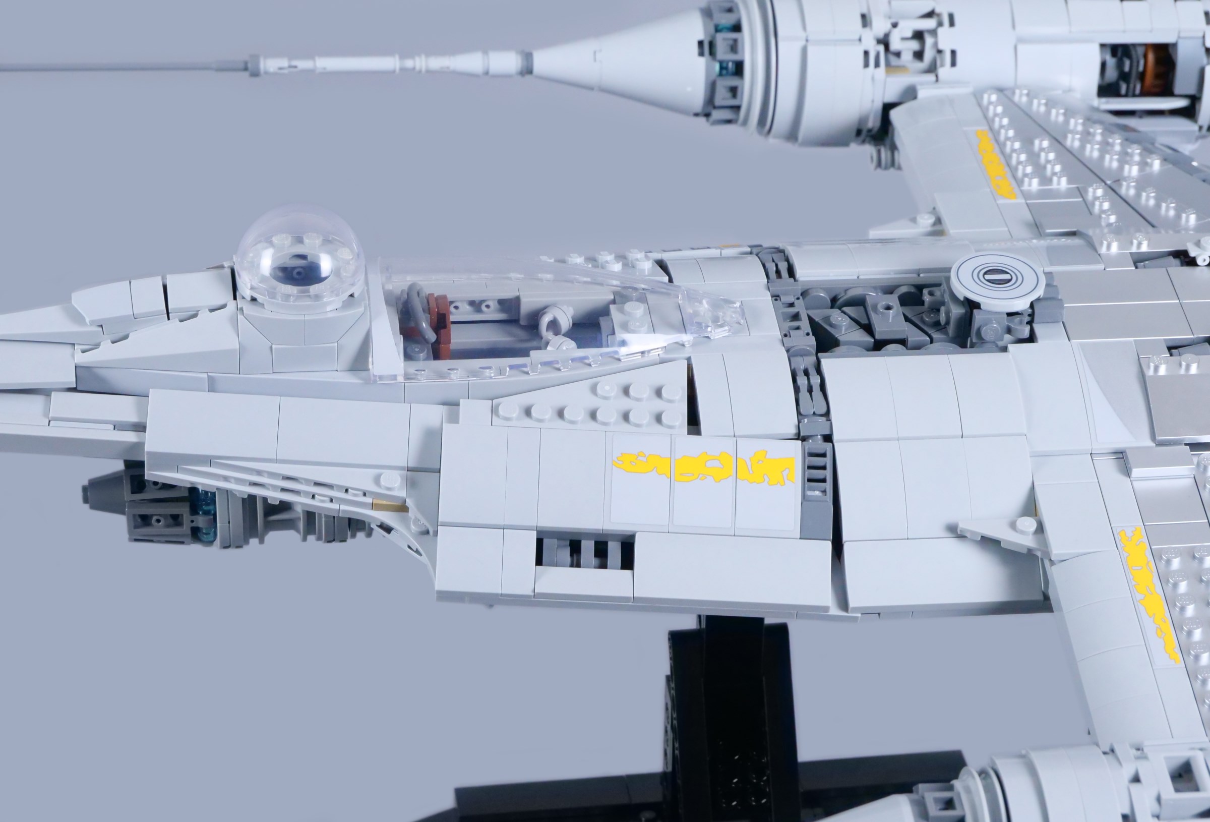 LEGO Star Wars 75442 The Mandalorian's N-1 Starfighter review | Brickset