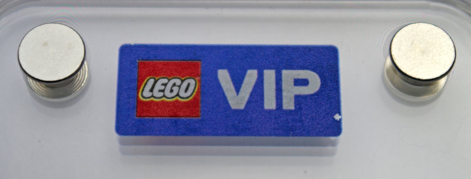 VIP Castle coin review | Brickset