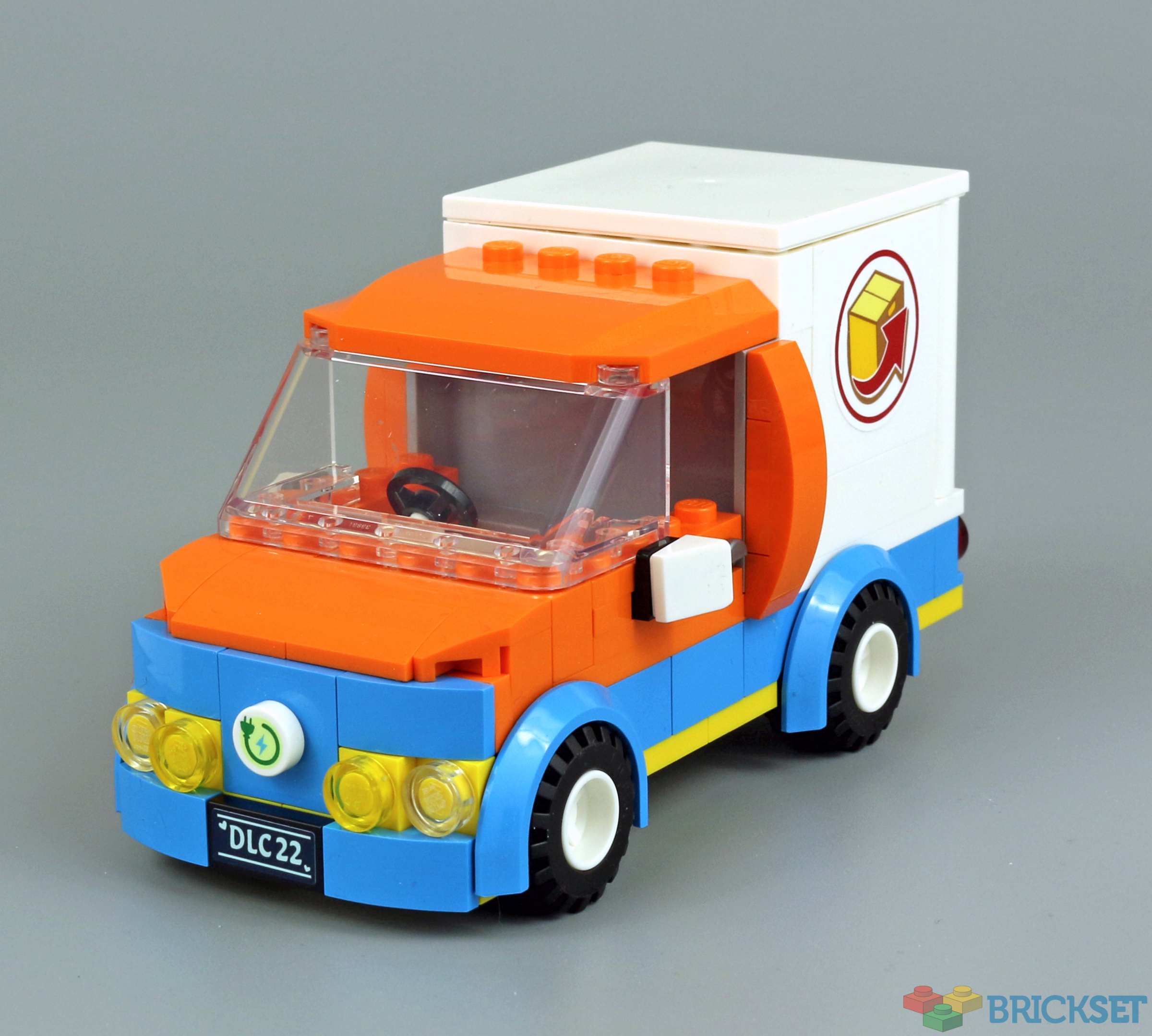 LEGO 41704 Main Street Building review | Brickset