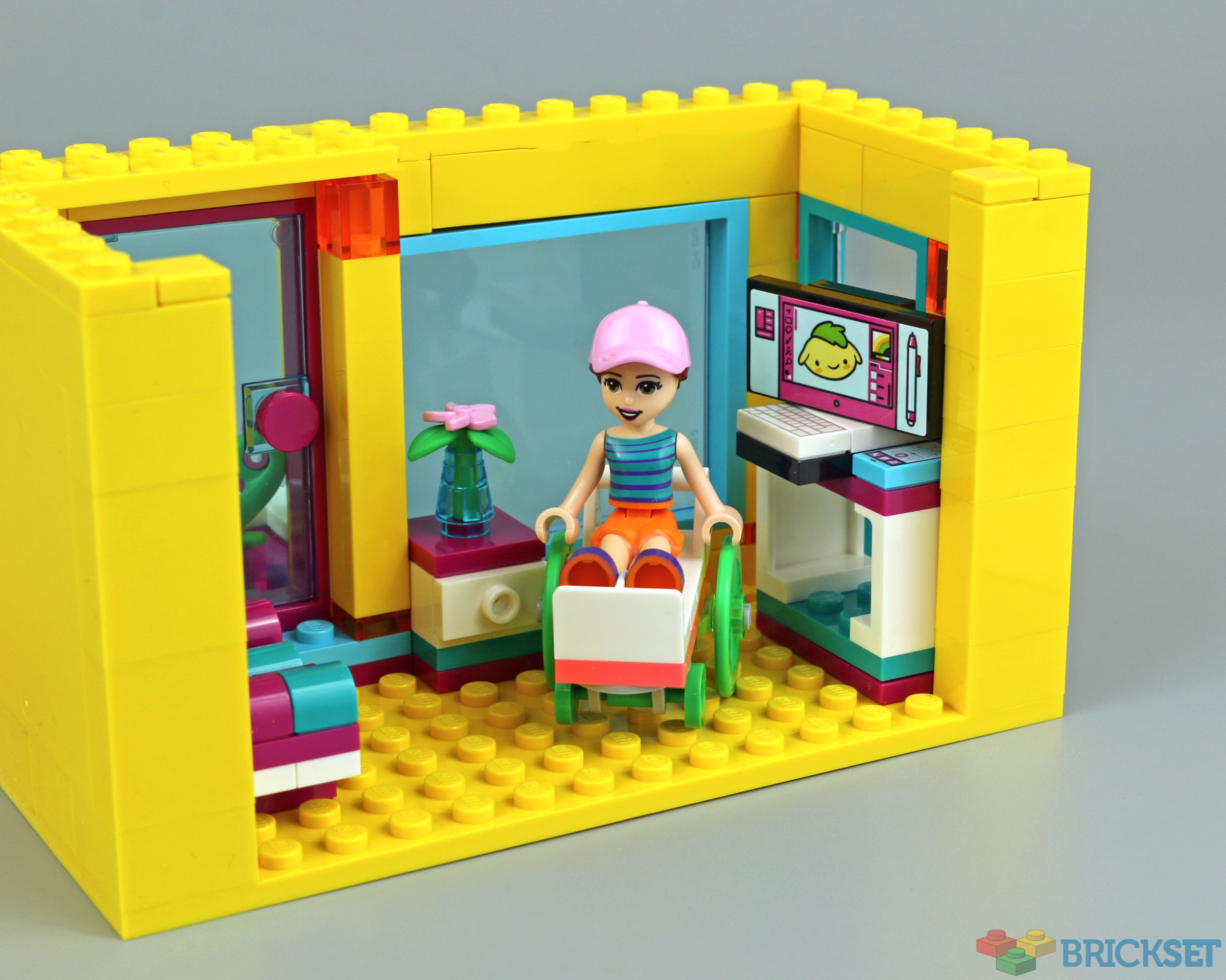 LEGO 41704 Main Street Building review | Brickset